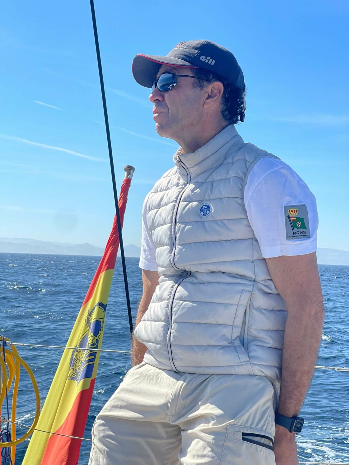 Puesta a punto de Jarcia y velas de CNB 66 en aguas del Estrecho de ...